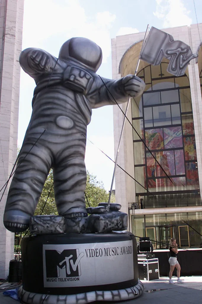 Inflatable Advertising for Your Offline Marketing Campaign